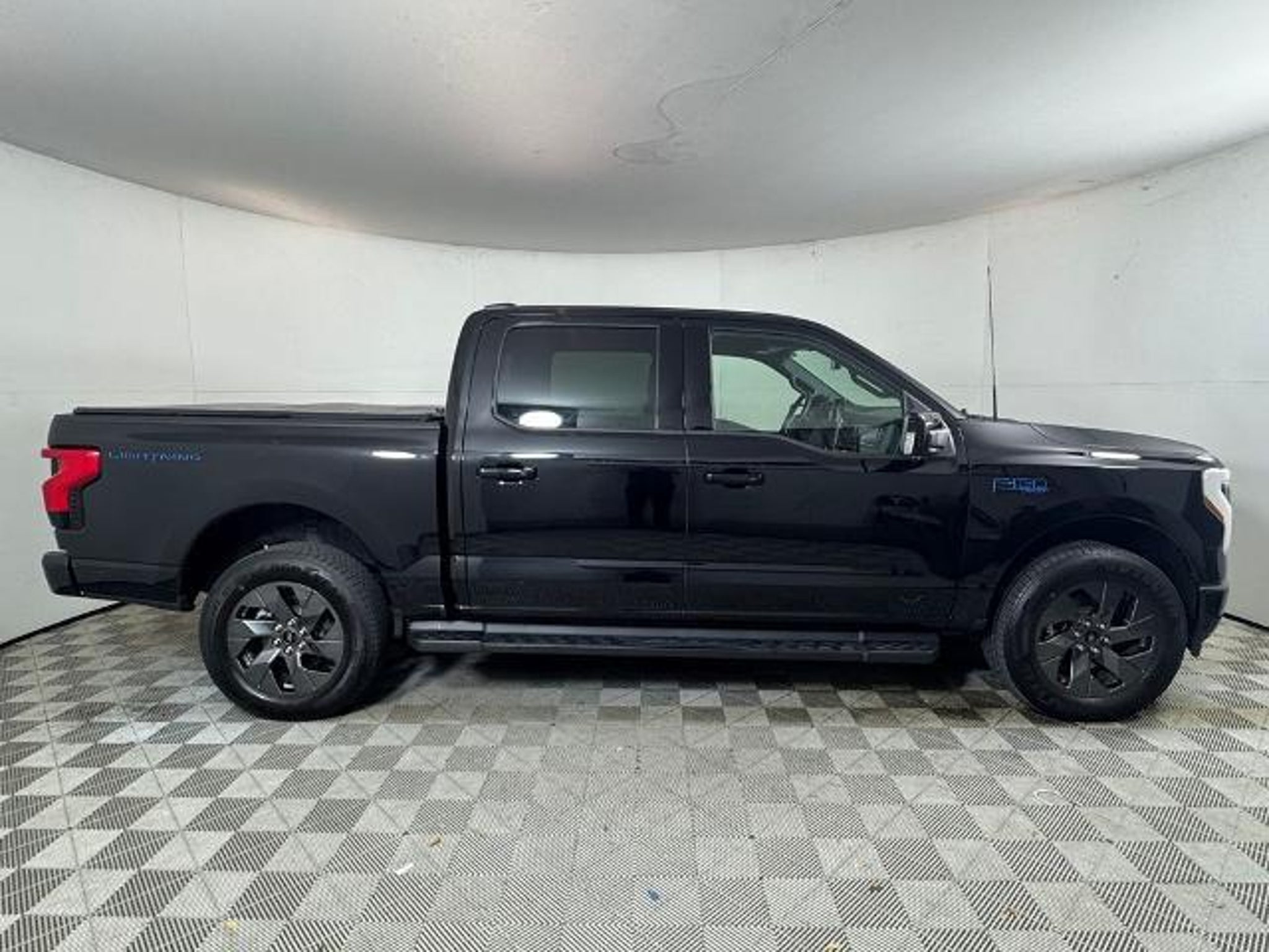 2025 Ford F-150 Lightning AWD Lariat 4DR Supercrew 5.5 FT. SB For Sale ...