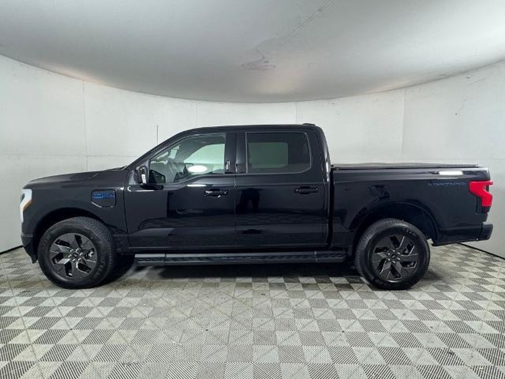 2025 Ford F-150 Lightning AWD Lariat 4DR Supercrew 5.5 FT. SB For Sale ...