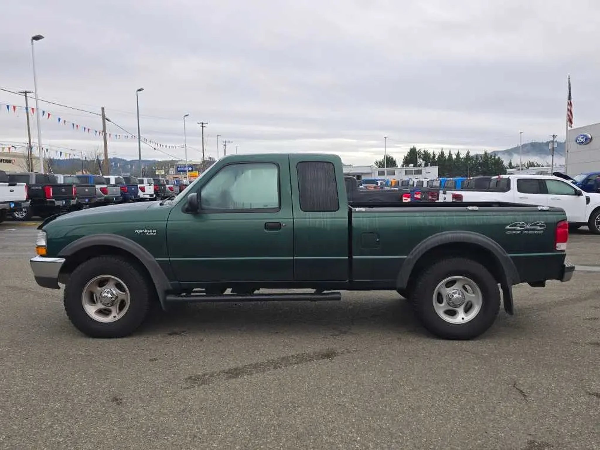 2000 Ford Ranger 2DR XLT 4WD Extended Cab SB For Sale in Roseburg, OR