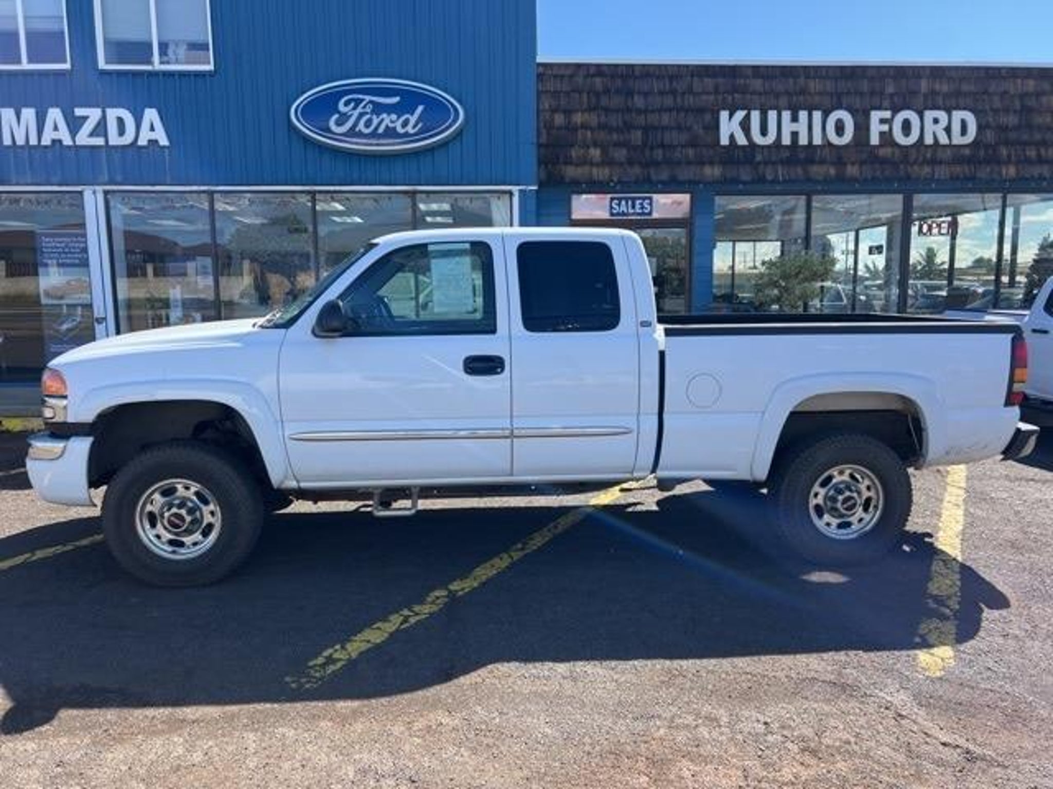 2004 GMC Sierra 2500HD 4DR Extended Cab SLE RWD SB For Sale in Lihue, HI