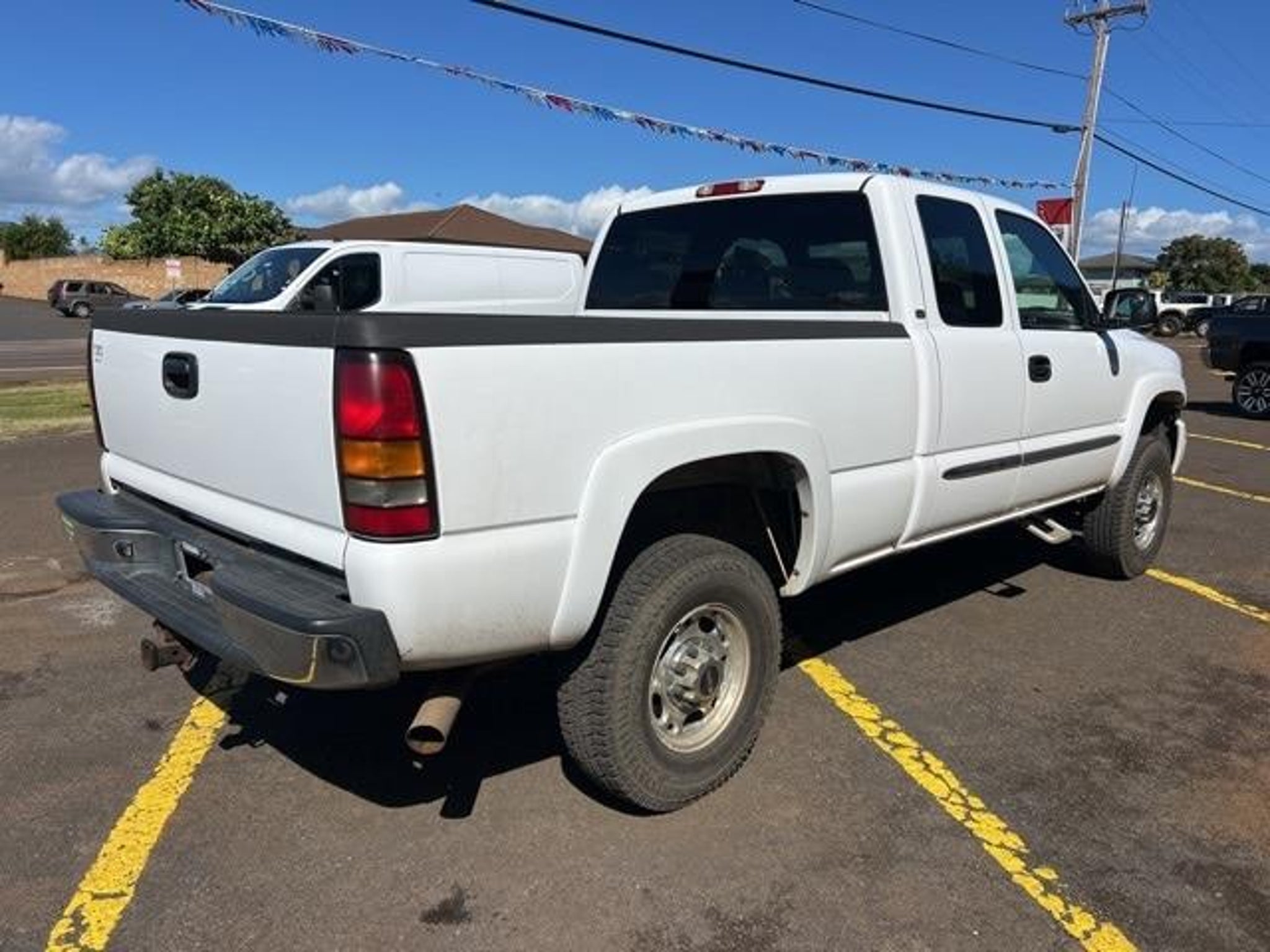 2004 GMC Sierra 2500HD 4DR Extended Cab SLE RWD SB For Sale in Lihue, HI