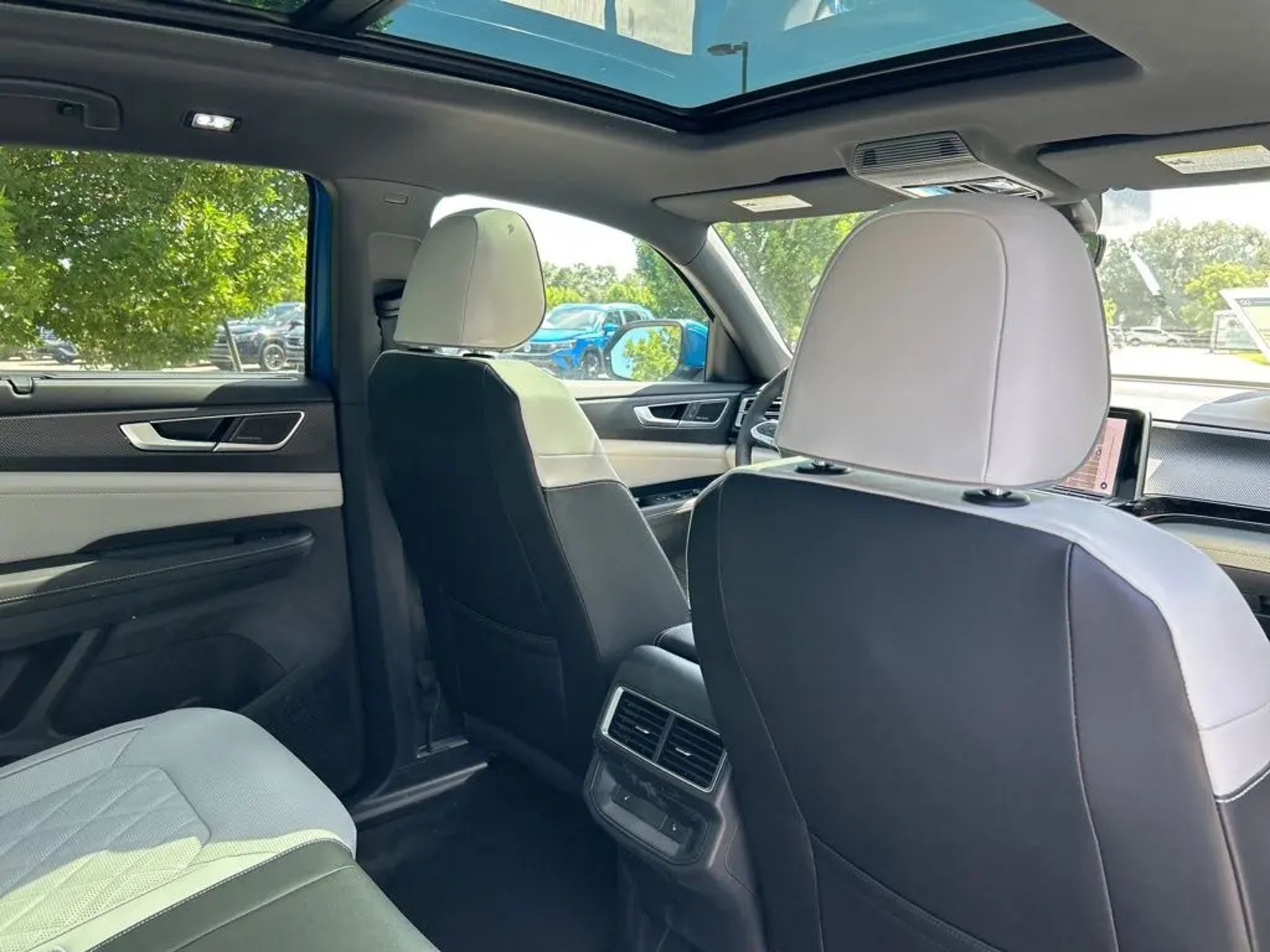 2024 Volkswagen Atlas Cross Sport AWD SEL Premium R-LINE 4motion 4DR ...