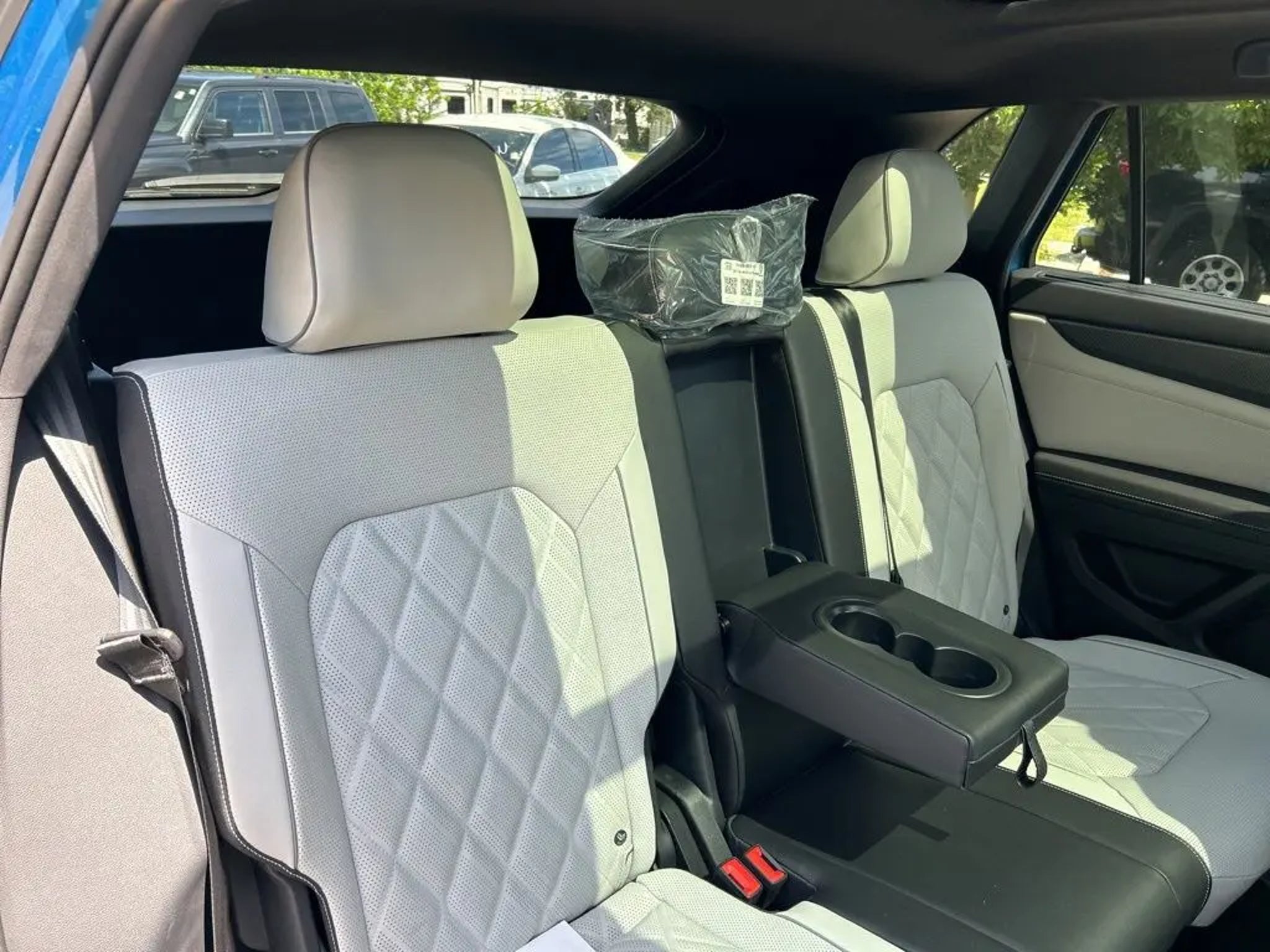 2024 Volkswagen Atlas Cross Sport AWD SEL Premium R-LINE 4motion 4DR ...