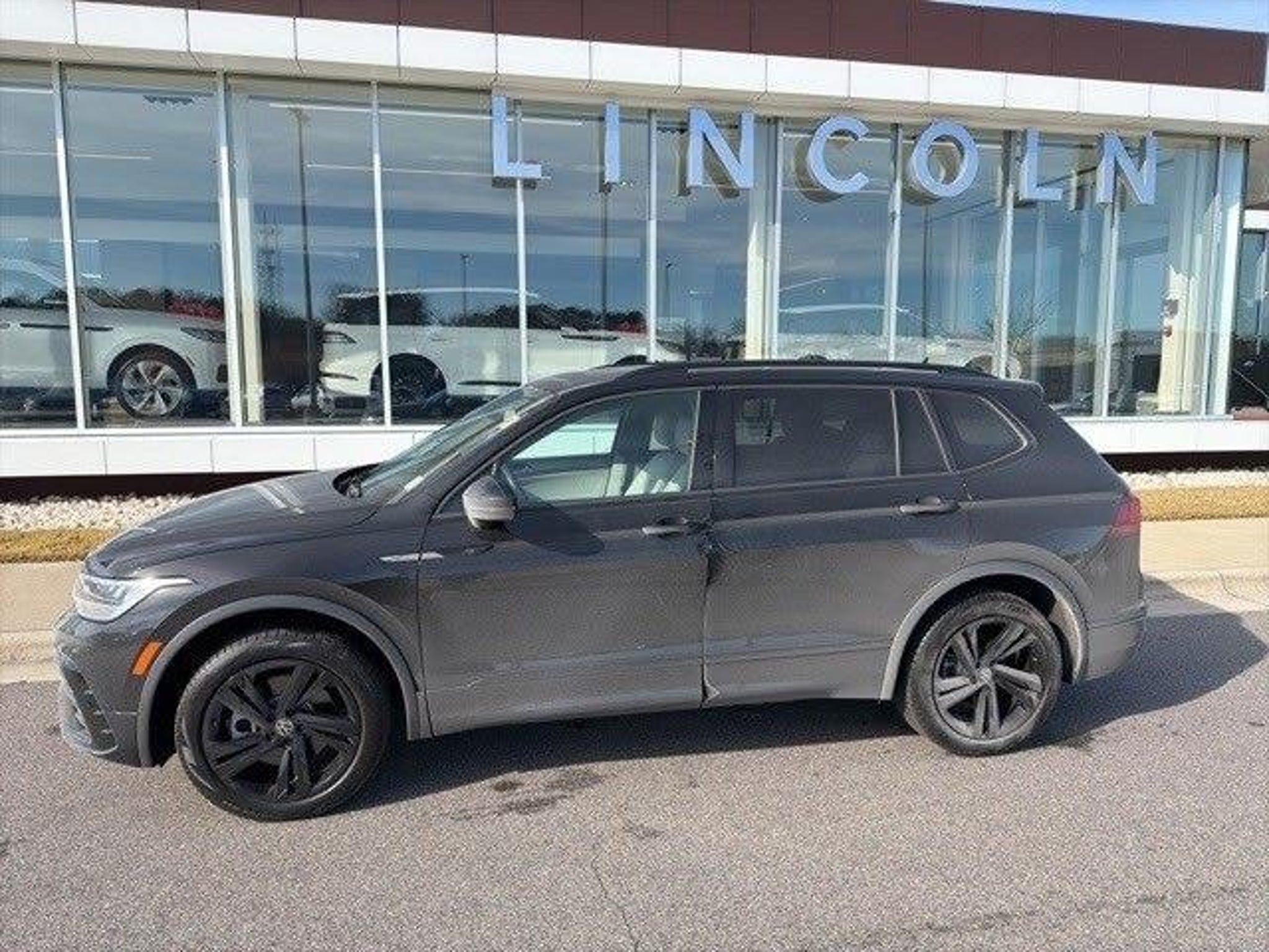 2024 Volkswagen Tiguan AWD SE R-LINE Black 4motion 4DR SUV For Sale in ...
