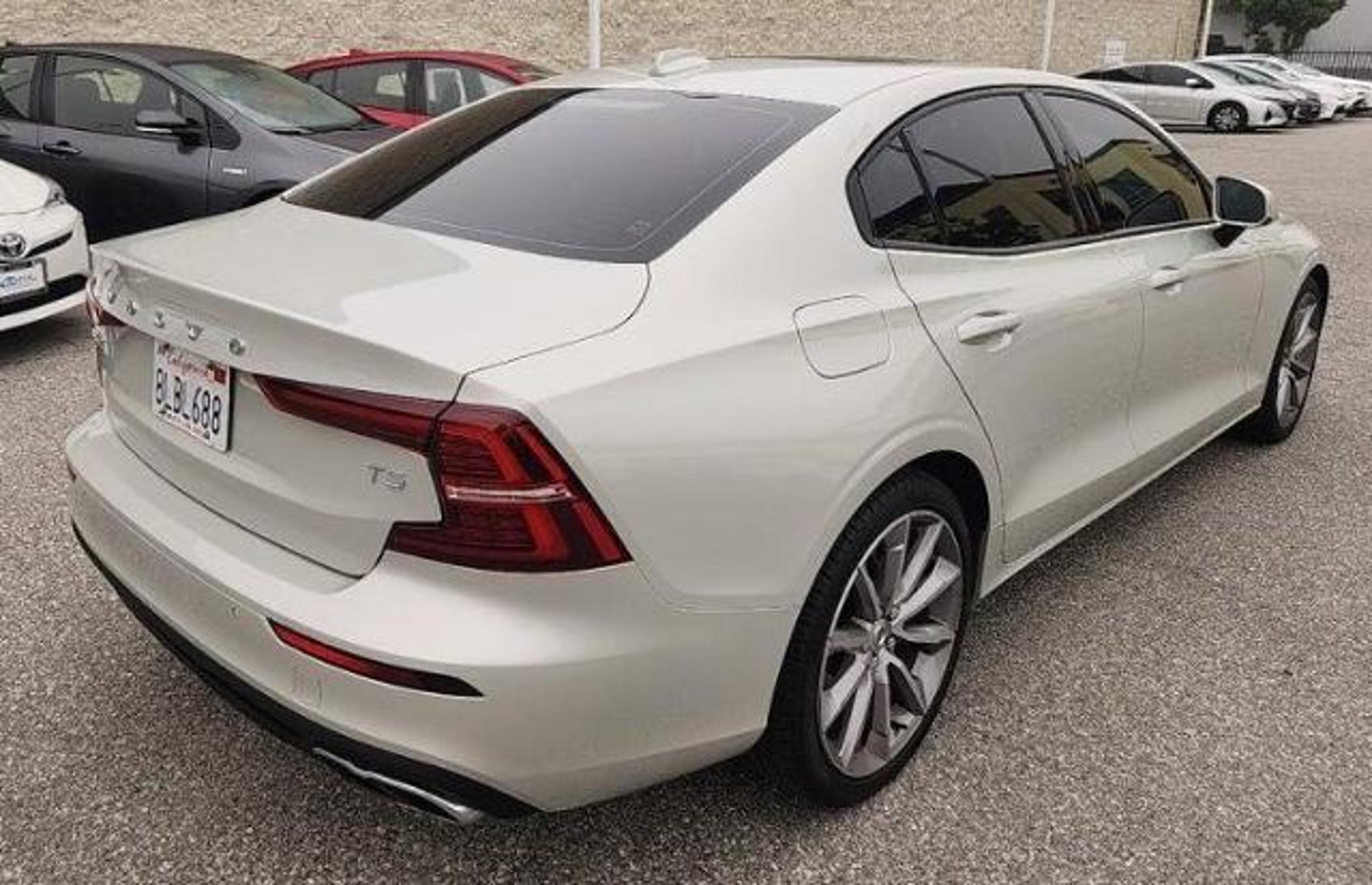 2019 Volvo S60 T5 Momentum 4DR Sedan For Sale in Fontana, CA