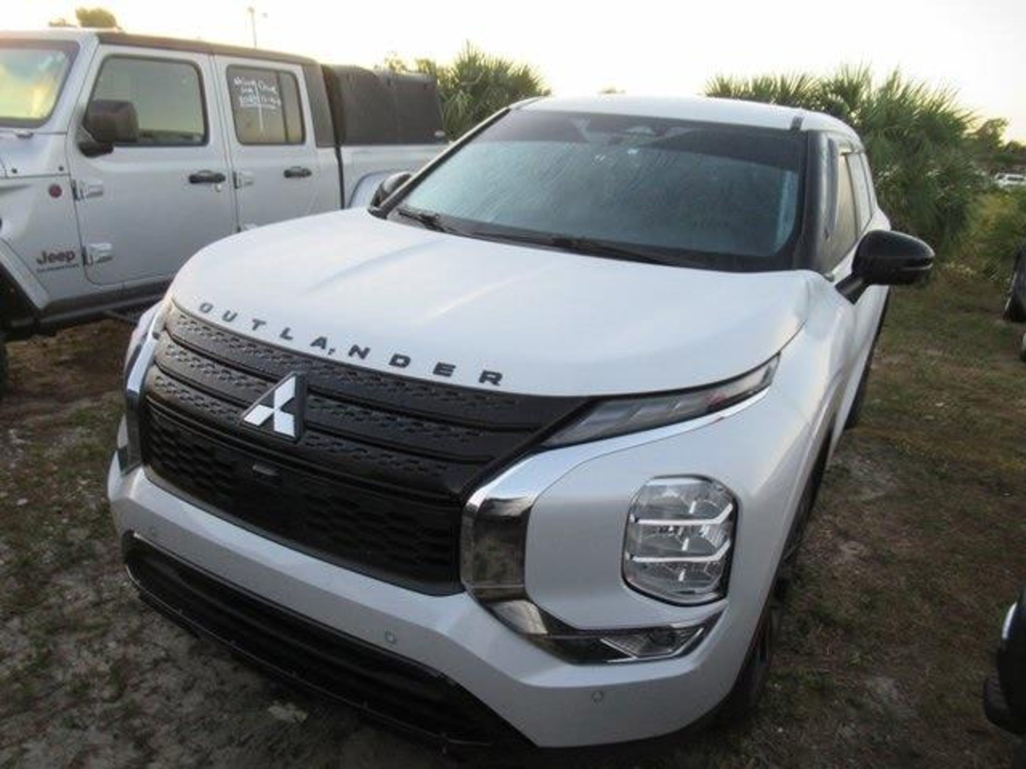 2023 Mitsubishi Outlander SE 4DR SUV For Sale in Fort Myers, FL